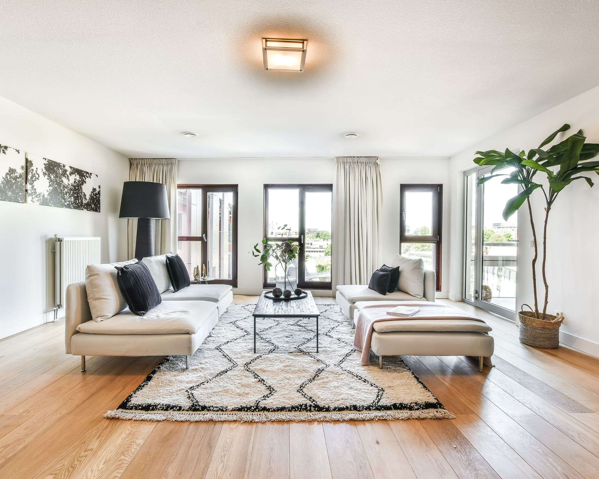 7 Things That Always Make Your Living Room Feel Cramped (and how to fix ...